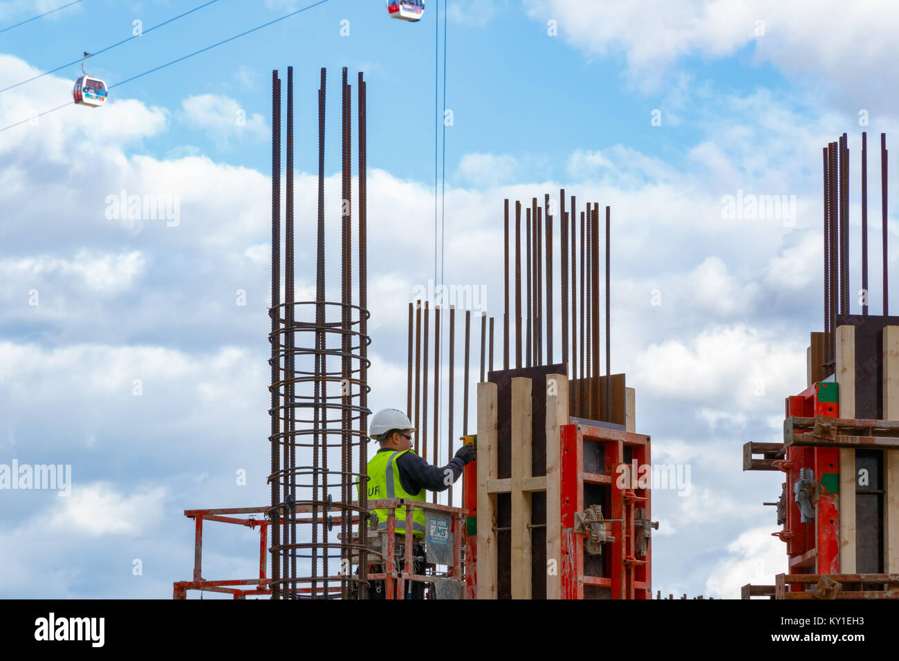 Cable car construction hi-res stock photography and images - Alamy