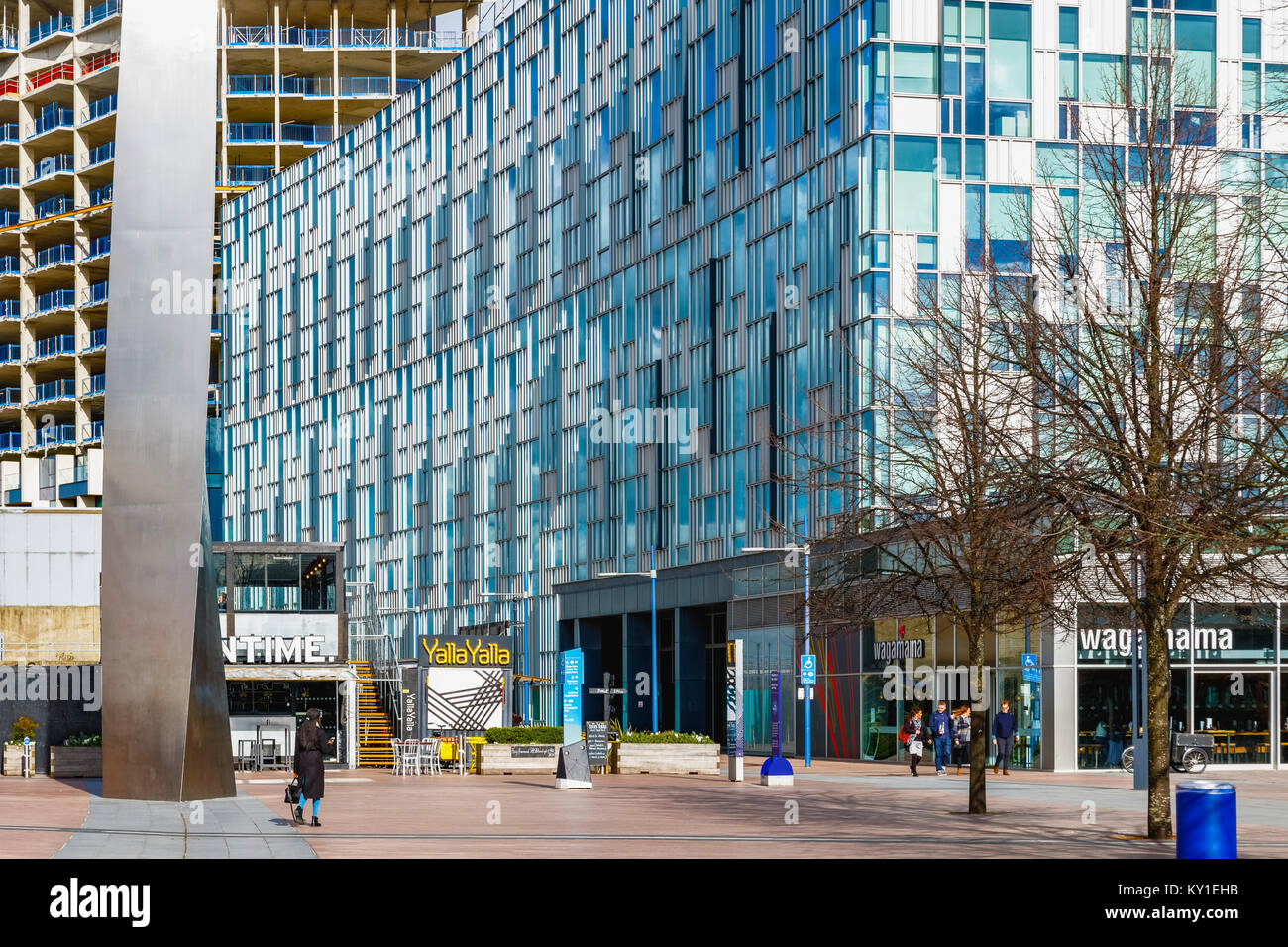 Spire peninsula square o2 north hi-res stock photography and images - Alamy