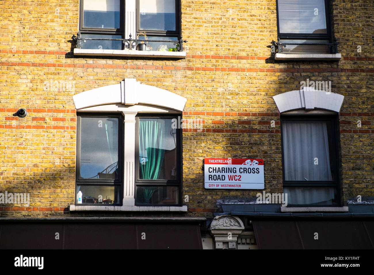 Cross road sign hi-res stock photography and images - Alamy