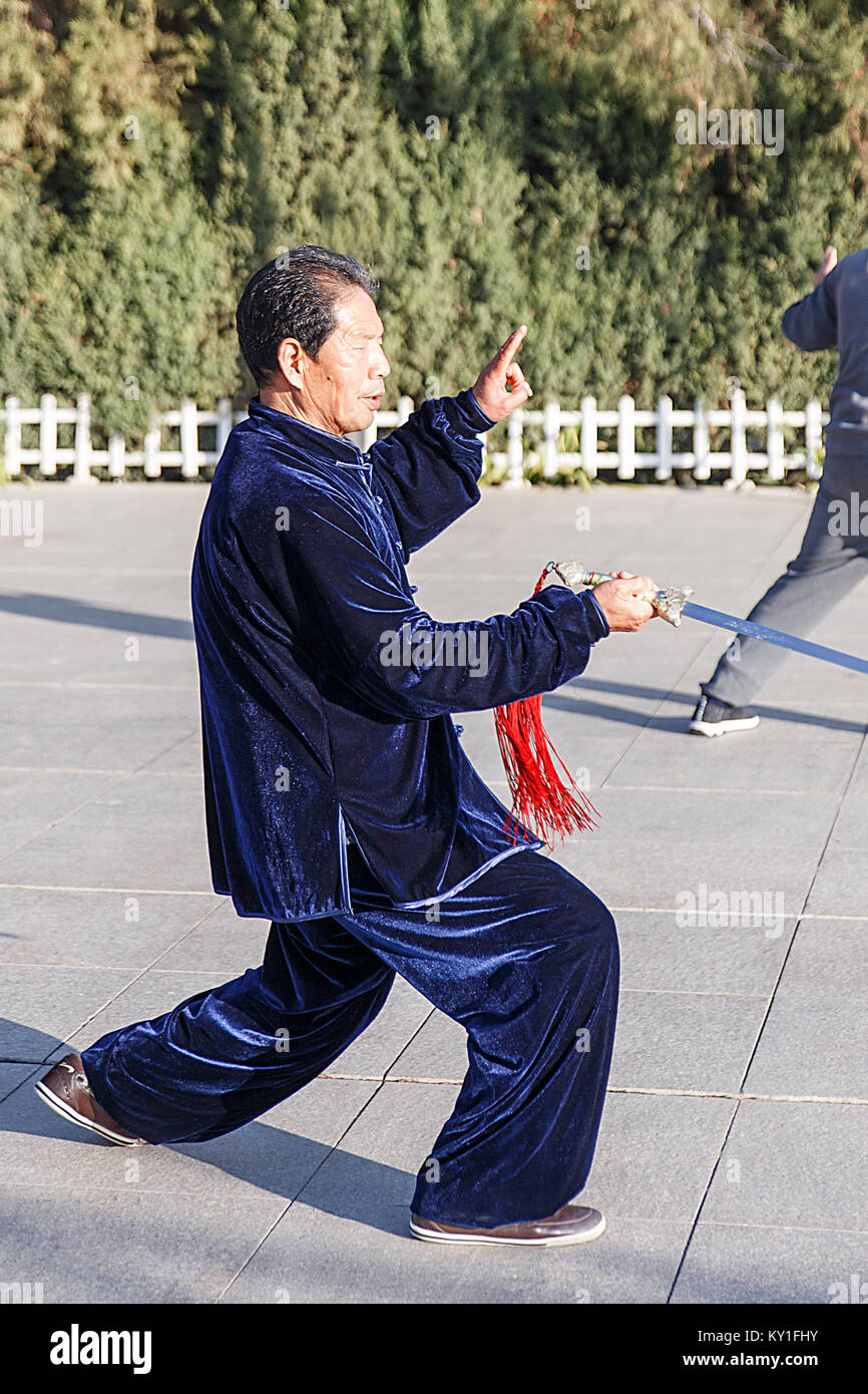 Traditional dress man sword hi-res stock photography and images - Alamy