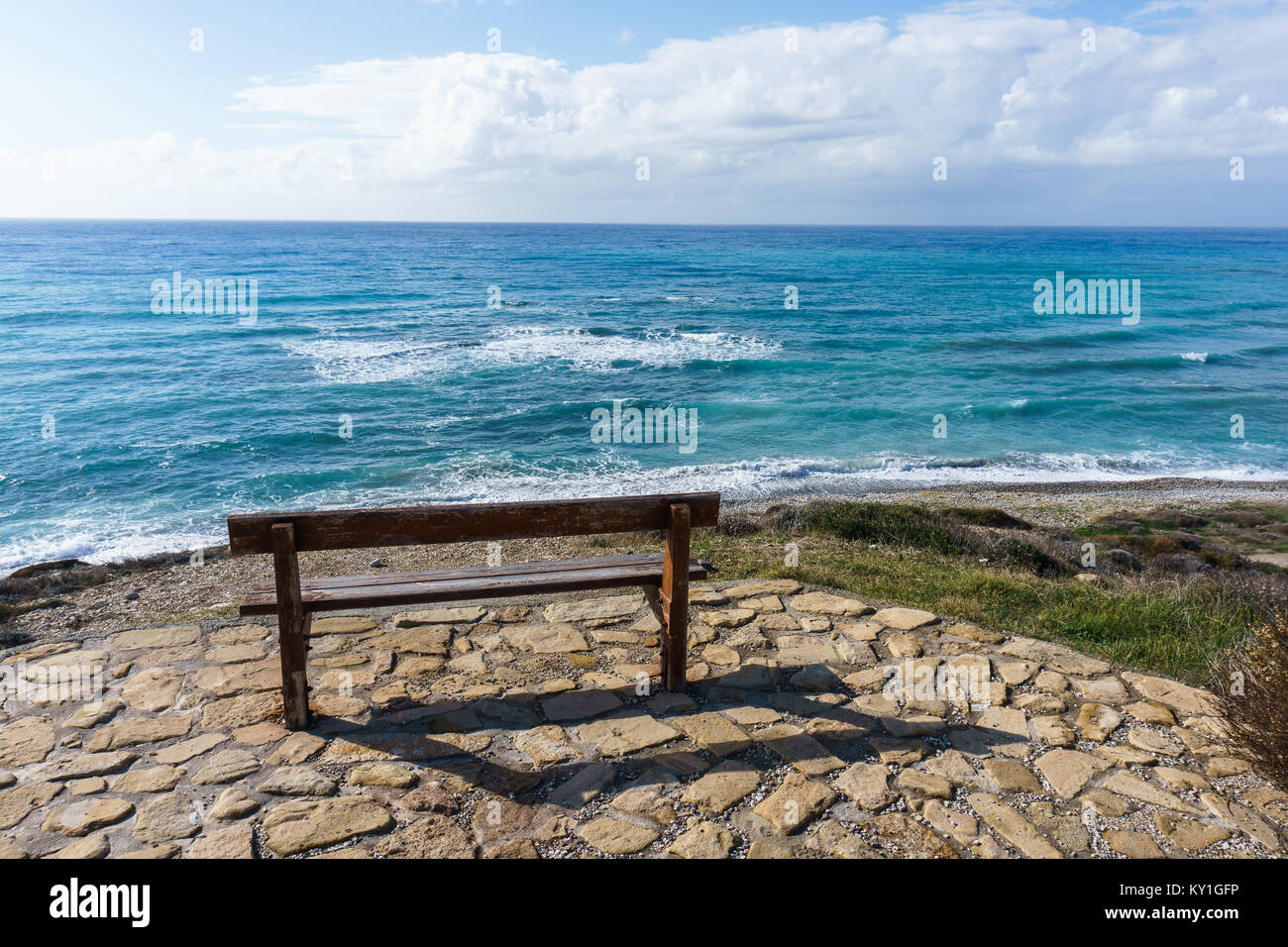 Bench wallpaper photo hi-res stock photography and images - Alamy