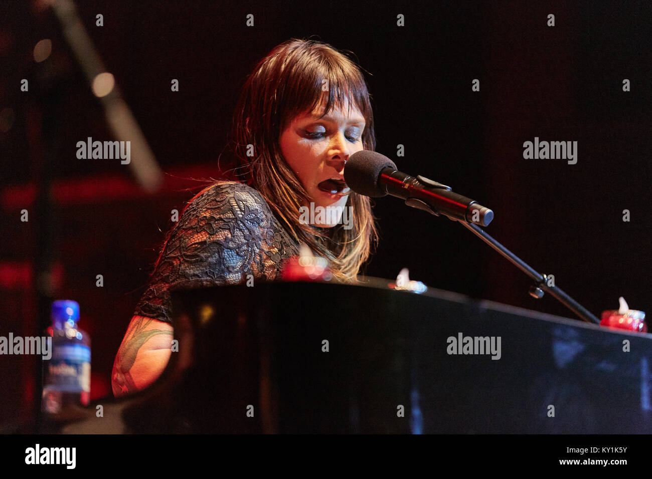 Beth hart singer hi-res stock photography and images - Alamy
