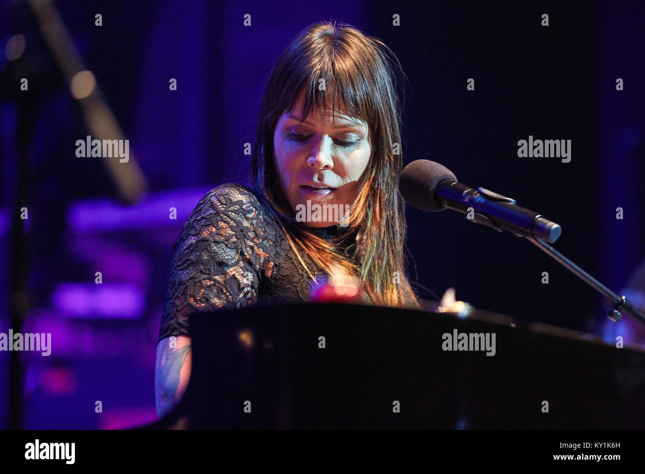 Beth hart hi-res stock photography and images - Alamy