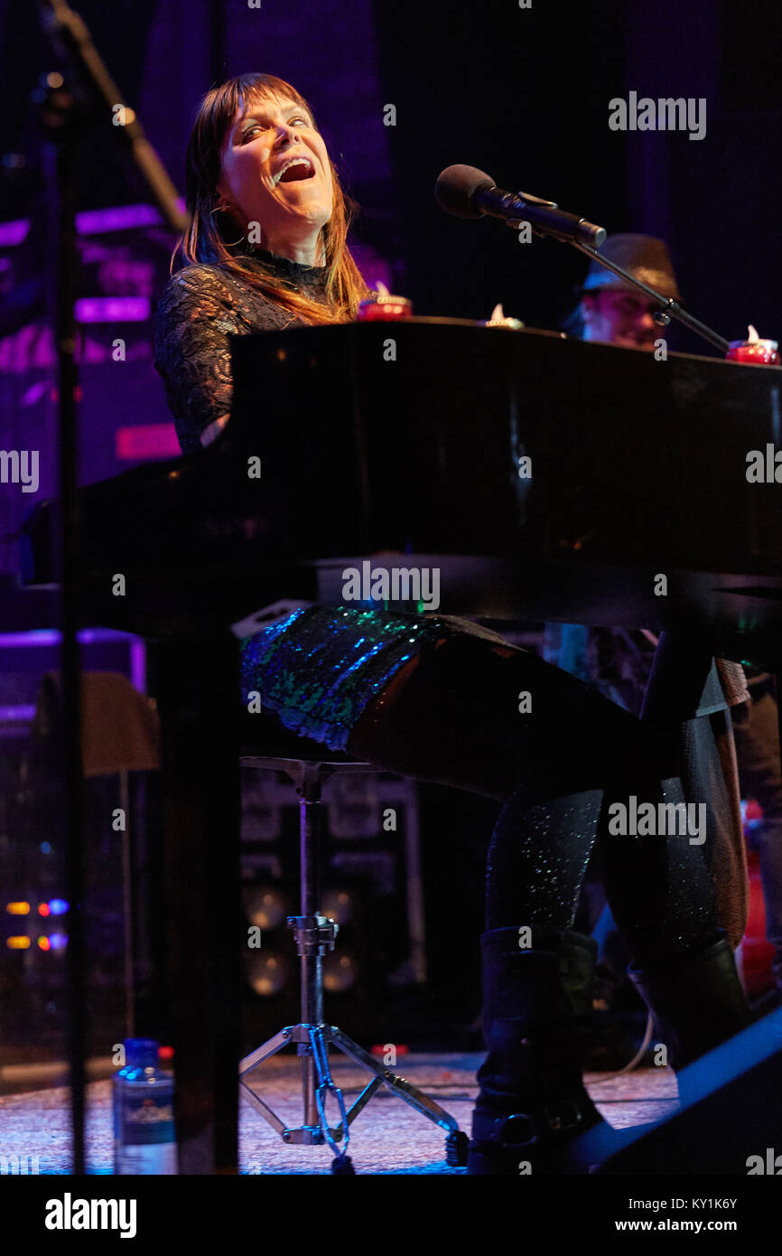 Beth hart singer hi-res stock photography and images - Alamy