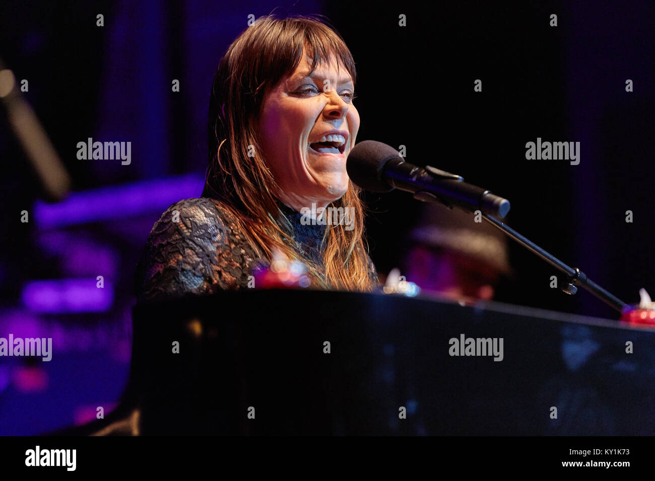 Beth hart singer hi-res stock photography and images - Alamy