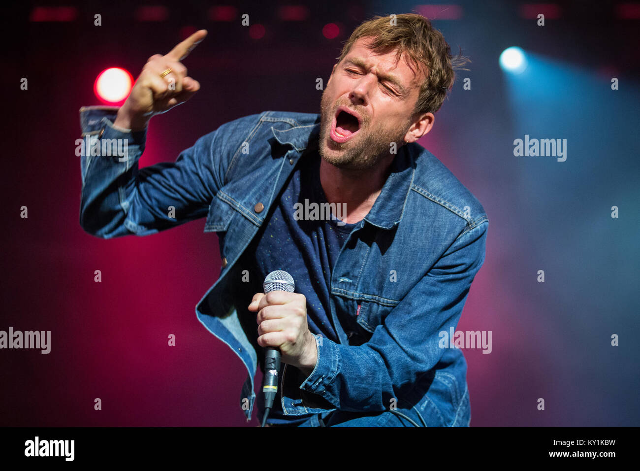Blur band hi-res stock photography and images - Alamy