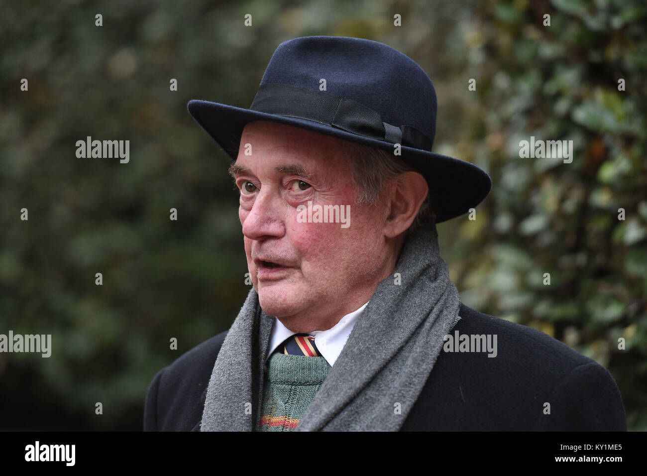 Alan Stanger, a patient of Simon Bramhall, outside Birmingham Crown ...