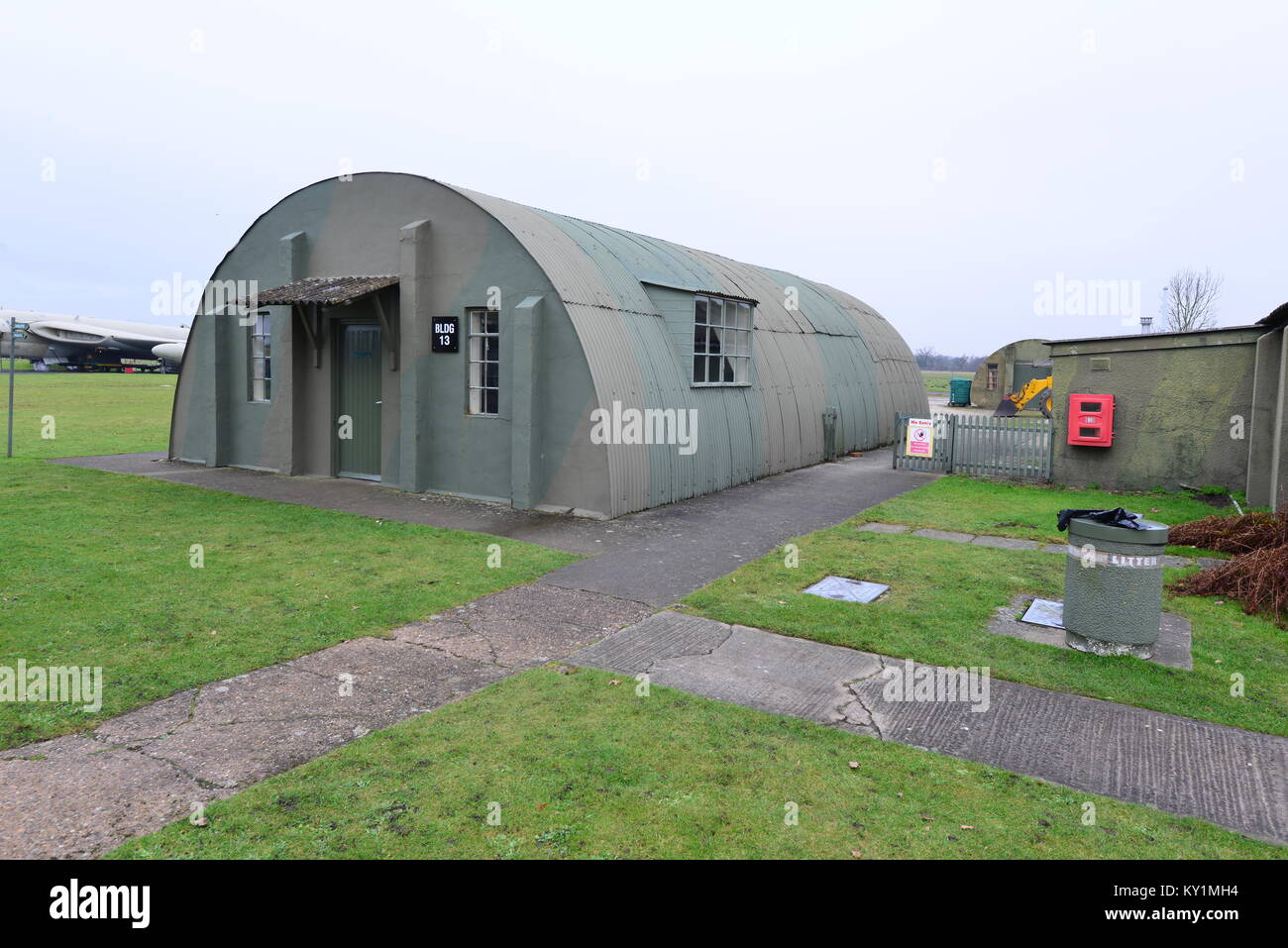 Nissen hut at a British bomber command air force base Stock Photo - Alamy