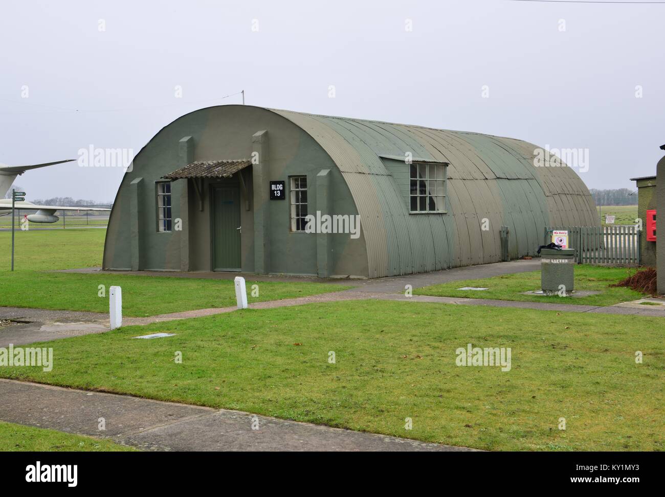 Nissen hut at a British bomber command air force base Stock Photo - Alamy