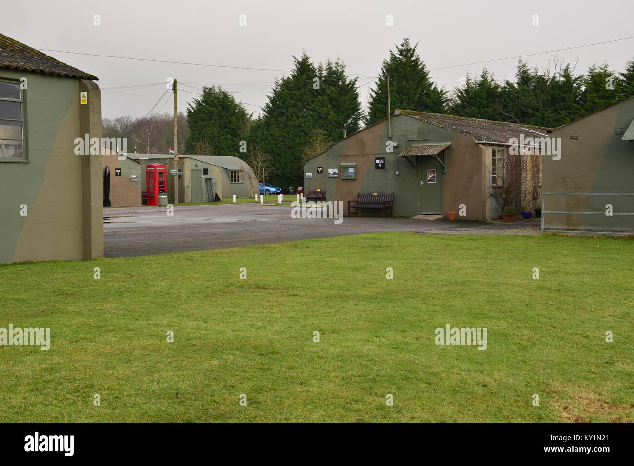 Raf hut hi-res stock photography and images - Alamy