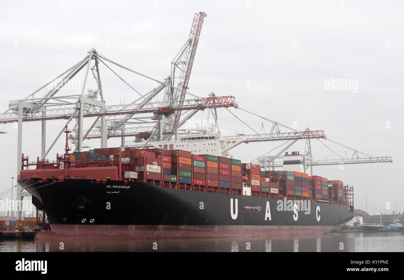 The container ship Al Mashrab unloads her cargo at Southampton ...