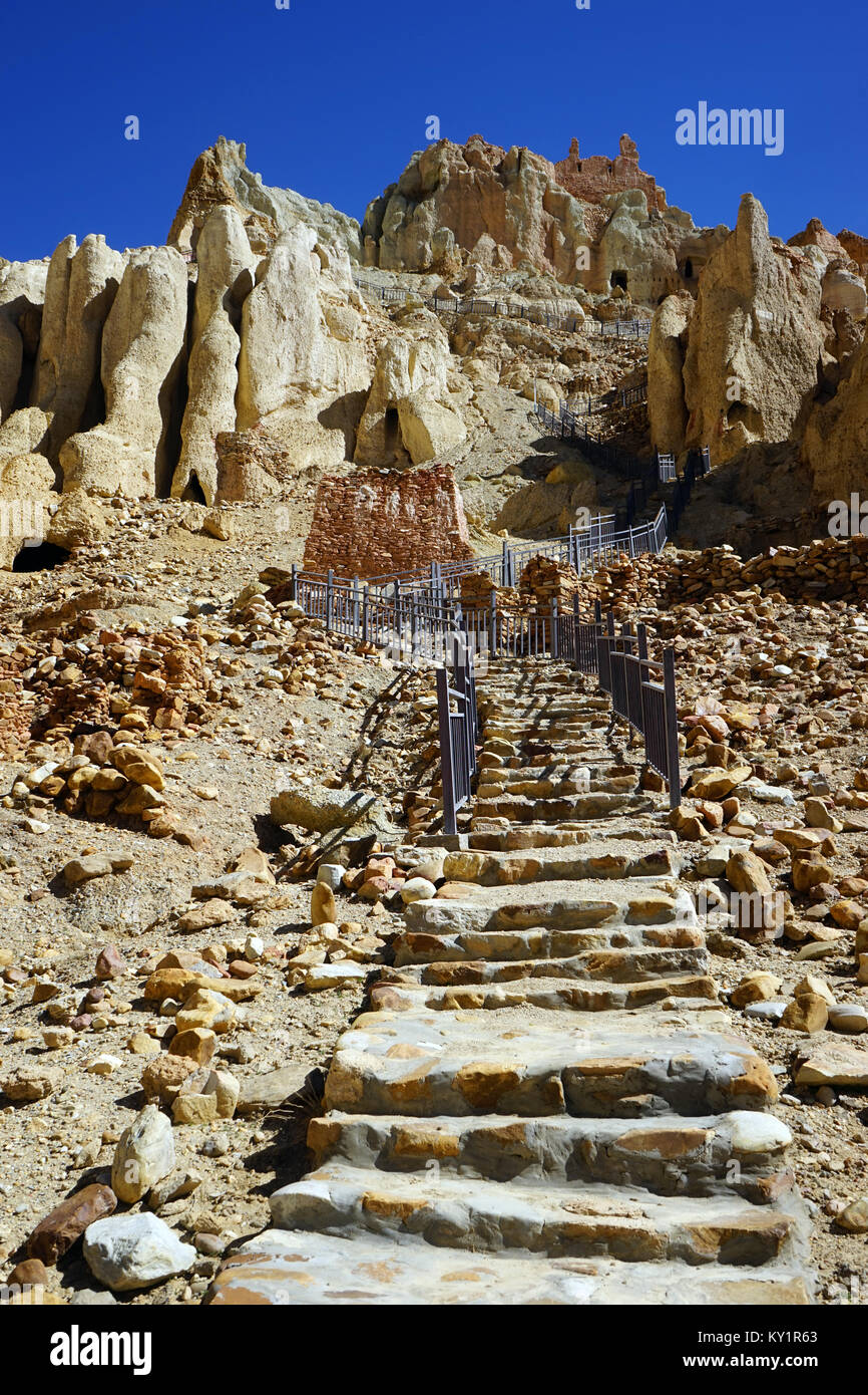 Staircase in Khyunglung caves in the Garuda Valley, Tibet Stock Photo ...