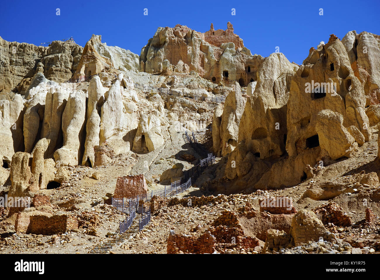 Khyunglung caves in the Garuda Valley, Tibet Stock Photo - Alamy