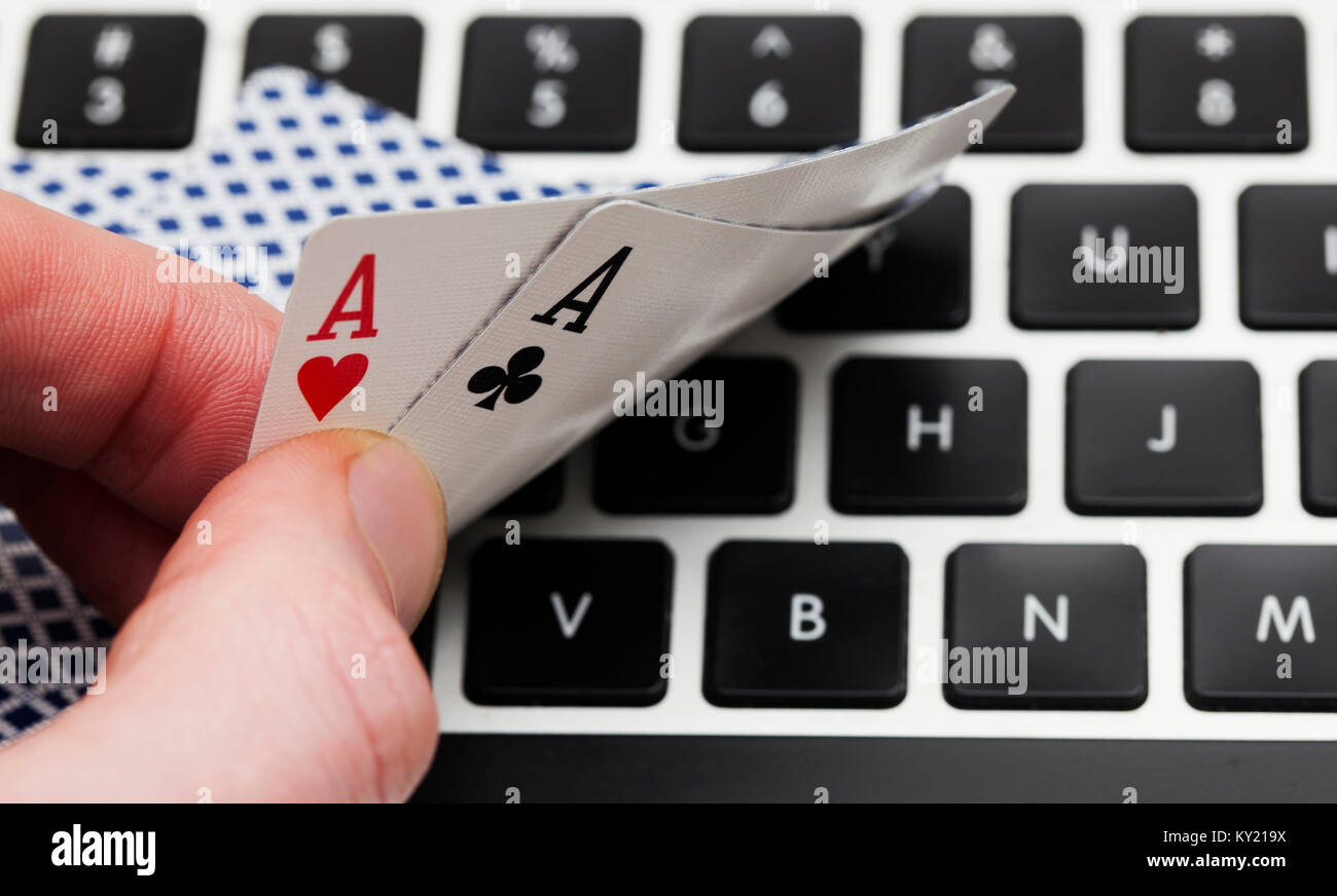 Computer playing cards hi-res stock photography and images - Alamy