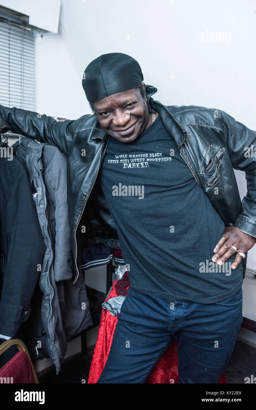 Comedian stephen k amos performing portraits the red imp comedy hi-res ...