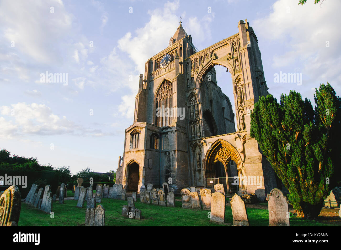 Crowland Abbey ruins in Crownland, Lincolnshire Stock Photo - Alamy