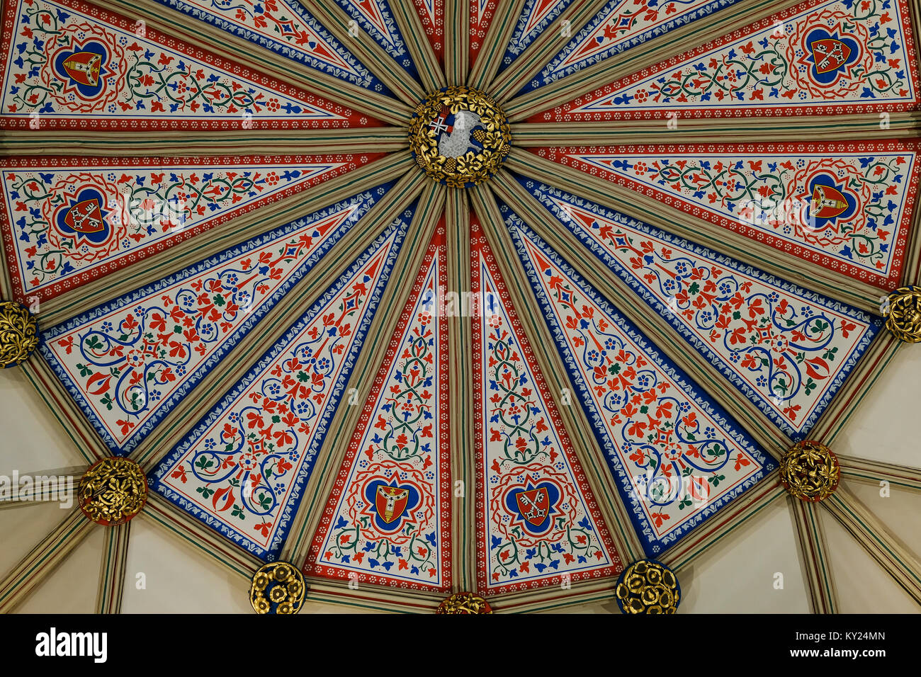 Looking up at the Chapter House ceiling inside York Minster Stock Photo ...