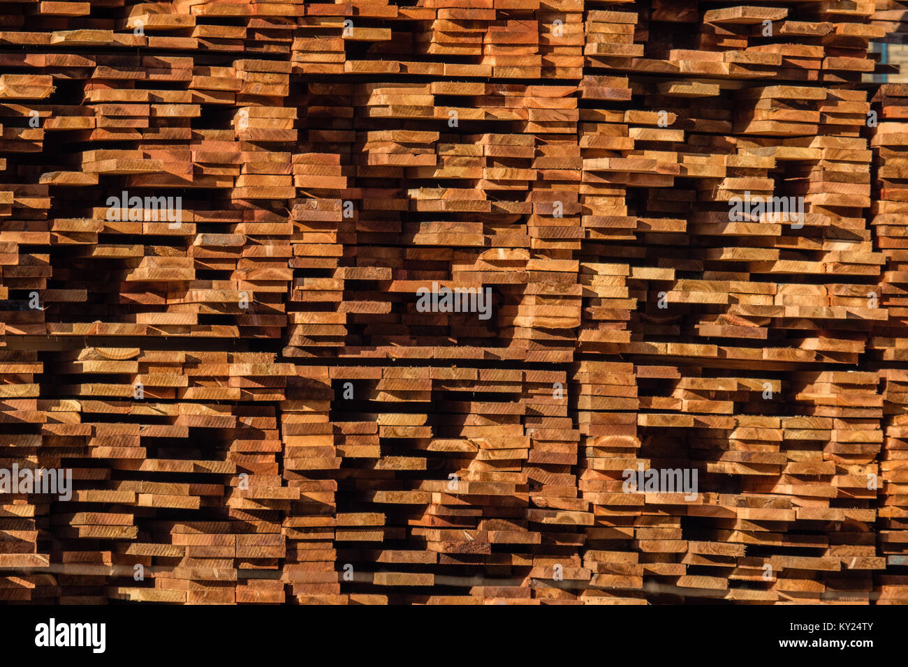 Mill producing lumber for construction and packs it for convenient ...