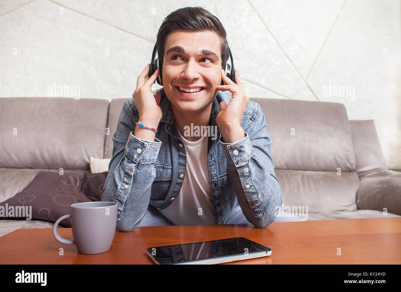 boy listen to music Stock Photo - Alamy
