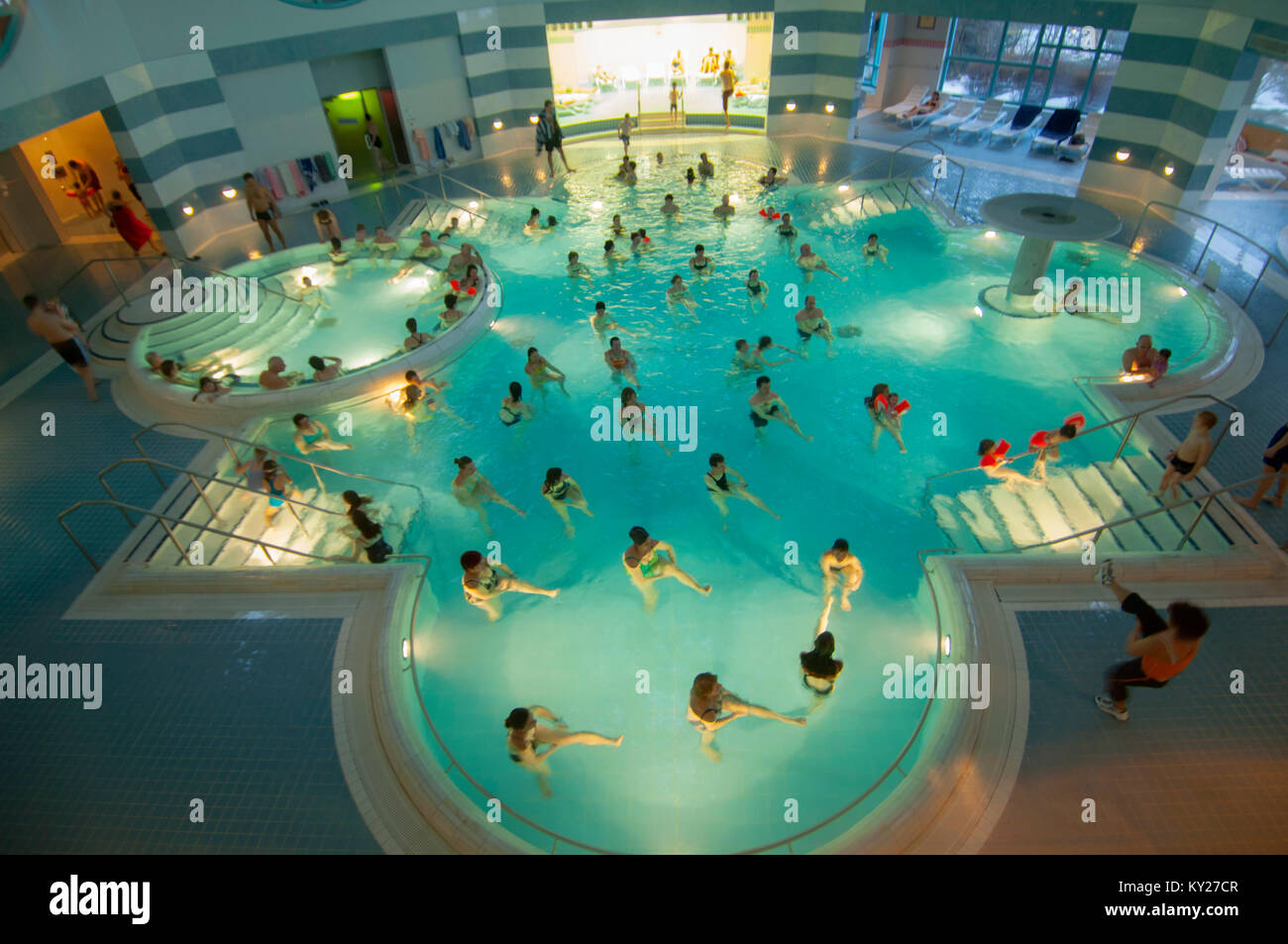 Schweiz, Engadin, Bad Scuol, Thermalbad Bogn Engiadina Stock Photo - Alamy