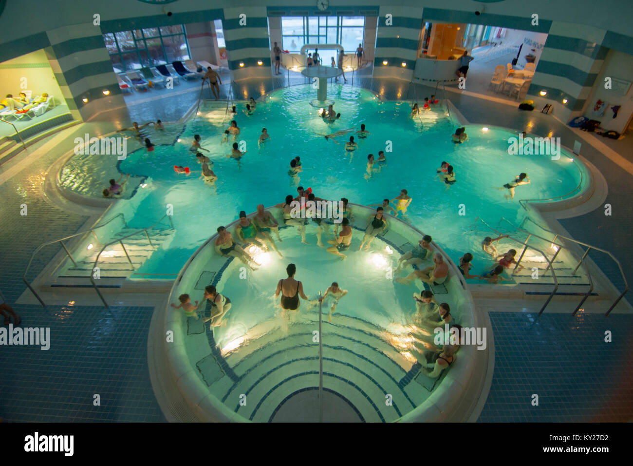 Schweiz, Engadin, Bad Scuol, Thermalbad Bogn Engiadina Stock Photo - Alamy