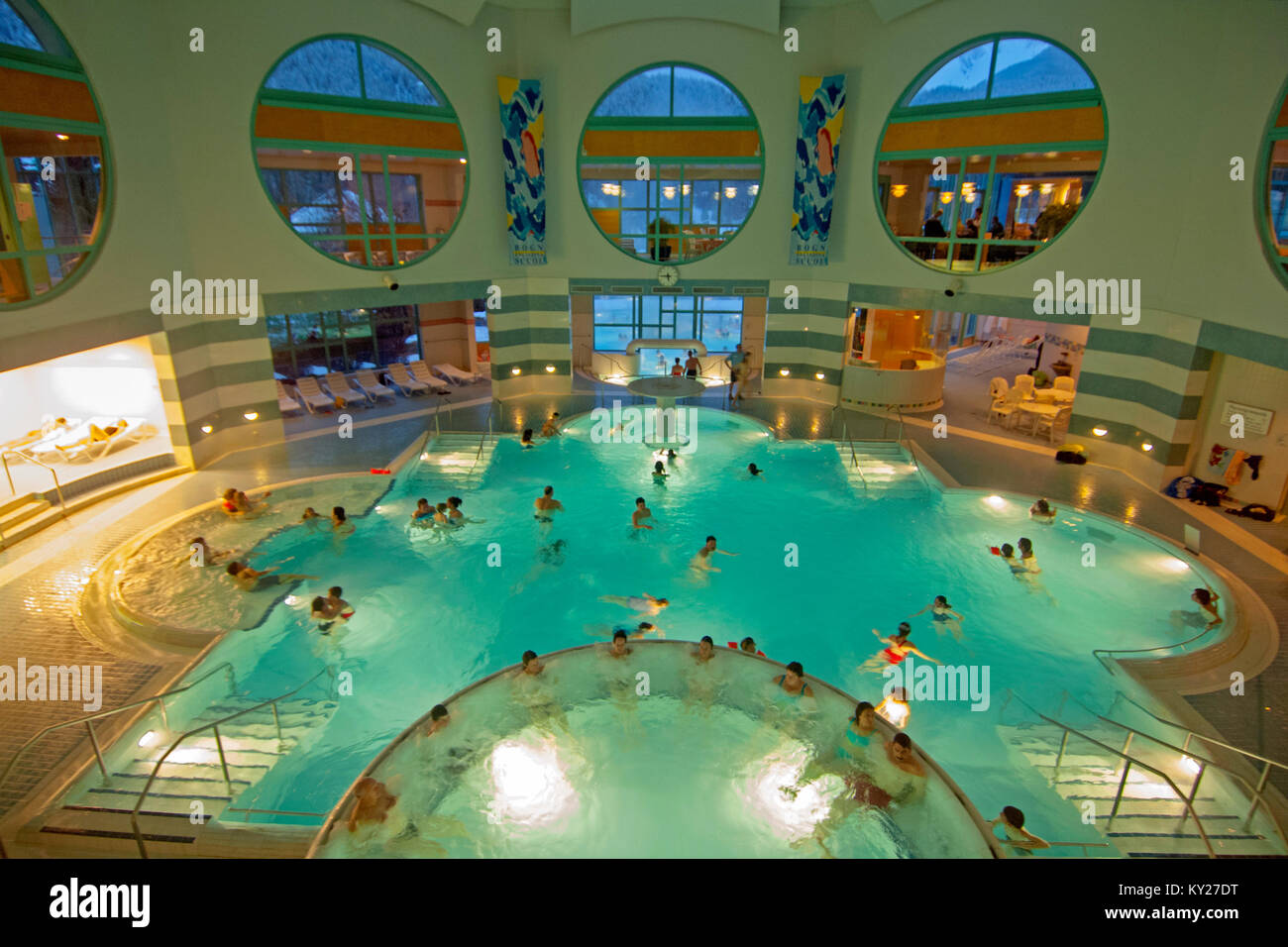 Schweiz, Engadin, Bad Scuol, Thermalbad Bogn Engiadina Stock Photo - Alamy