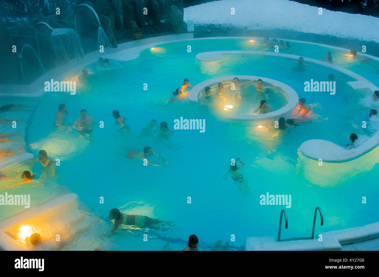 Schweiz, Engadin, Bad Scuol, Thermalbad Bogn Engiadina Stock Photo - Alamy