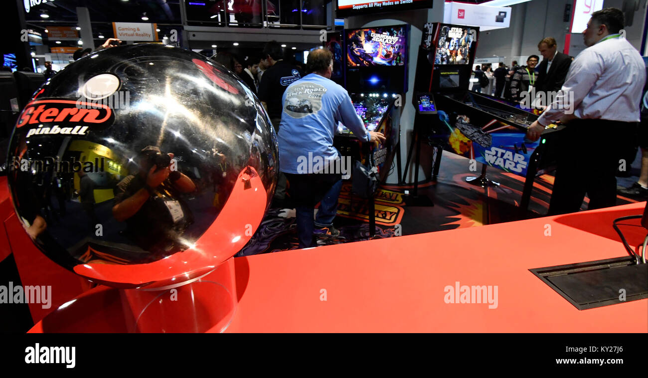 Las Vegas, Nevada, USA. 11th Jan, 2018. A estimated crowd of over ...