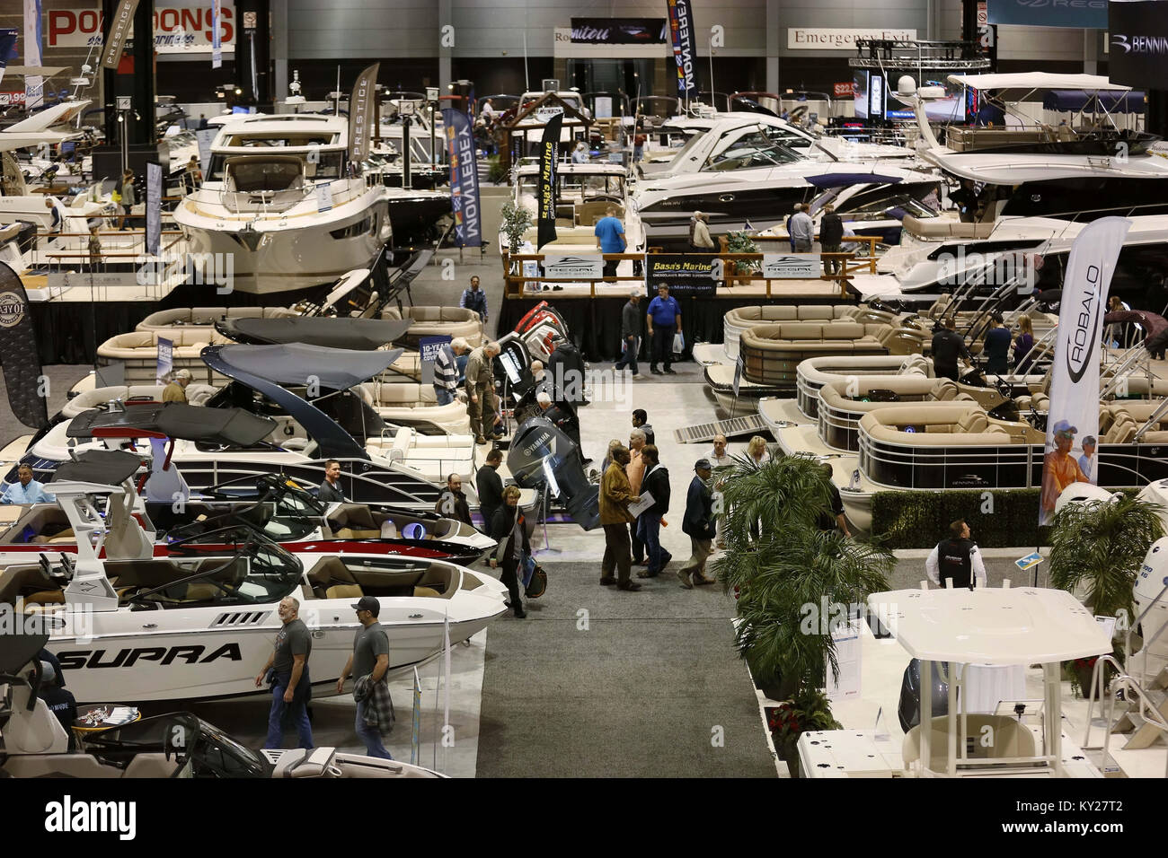 Chicago, RV and Sail Show in Chicago. 11th Jan, 2018. Potential buyers ...