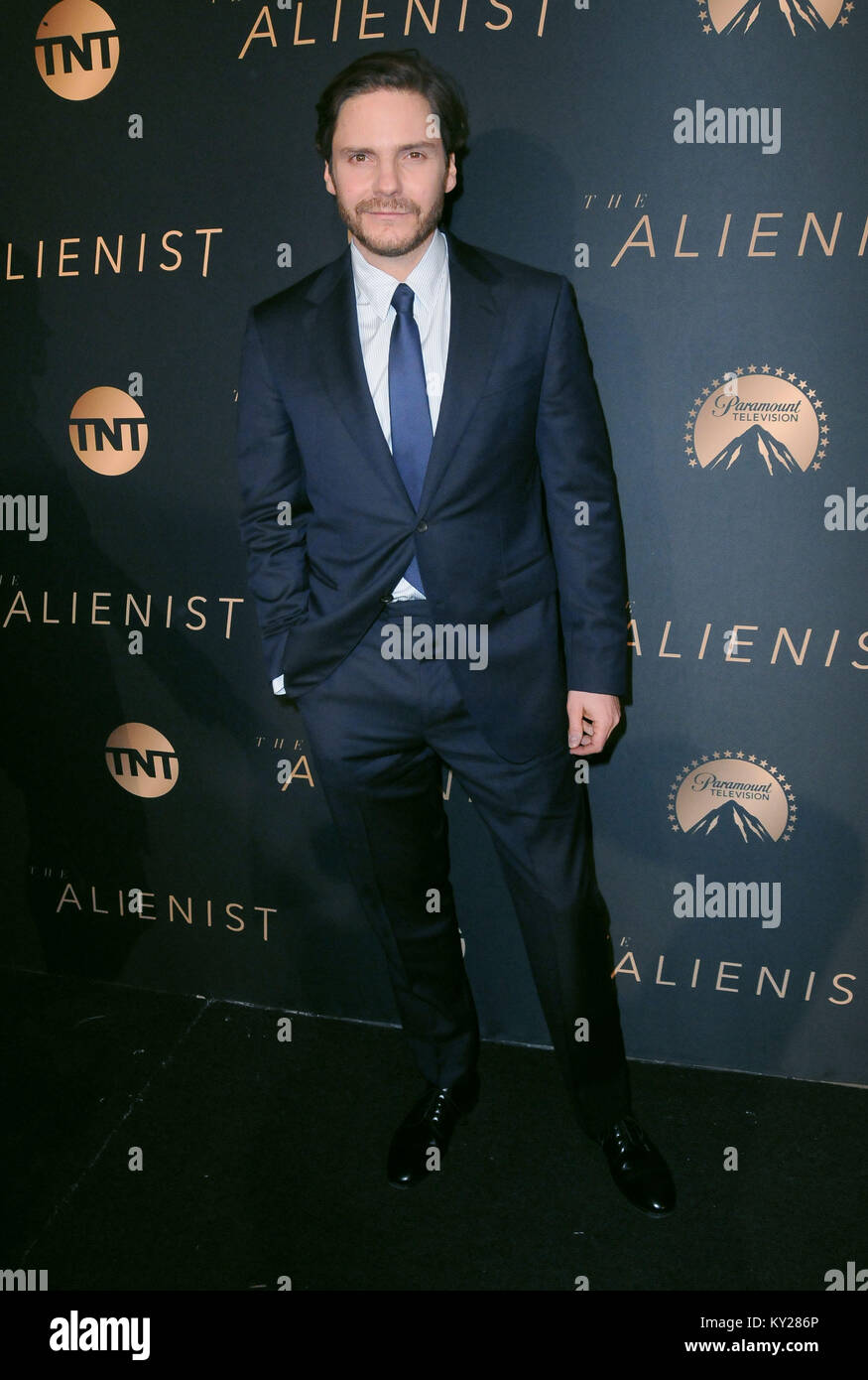 Hollywood, California, USA. 11th Jan, 2018. Actor Daniel Bruhl attends ...