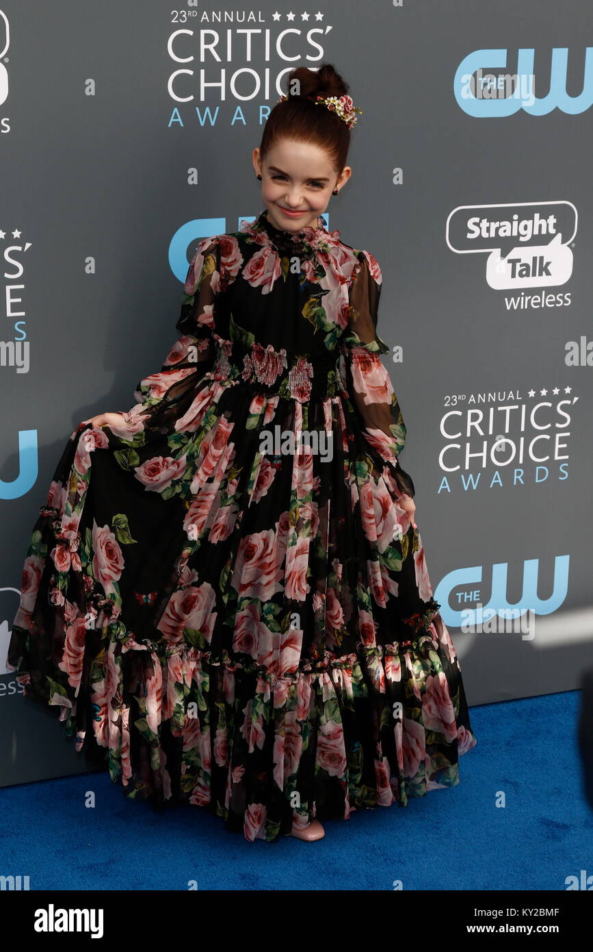 Mckenna grace hi-res stock photography and images - Alamy