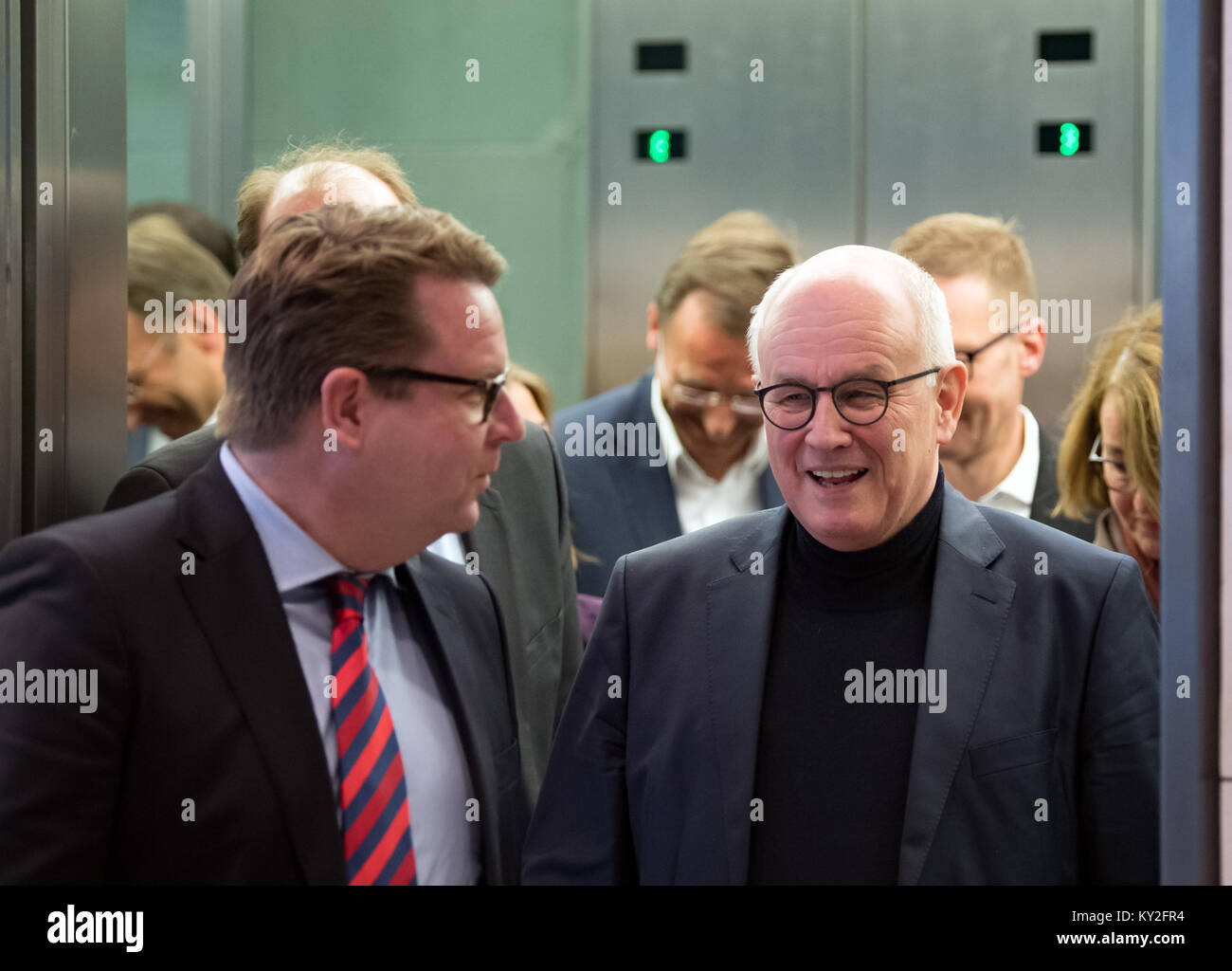 Berlin, Germany. 12th Jan, 2018. Volker Kauder (r) of the Christian ...