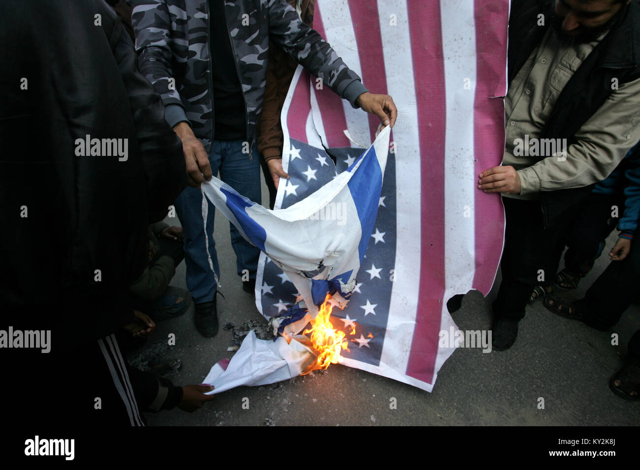 Rafah, Gaza Strip, Palestinian Territory. 12th Jan, 2018. Palestinian ...