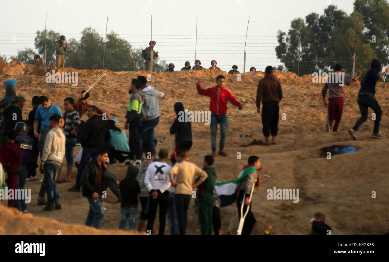Bureij, Gaza Strip, Palestinian Territory. 12th Jan, 2018. Palestinian ...