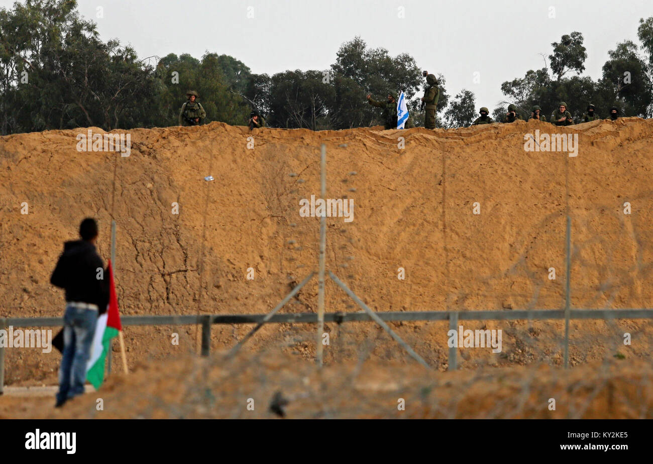 Bureij, Gaza Strip, Palestinian Territory. 12th Jan, 2018. Palestinian ...
