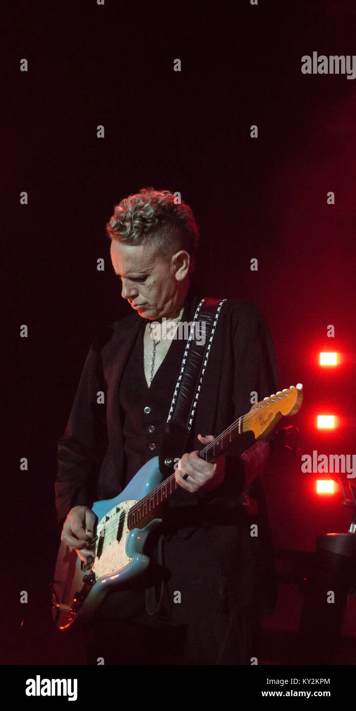 Birmingham, Birmingham, UK. 19th Nov, 2017. The British Guitarist ...