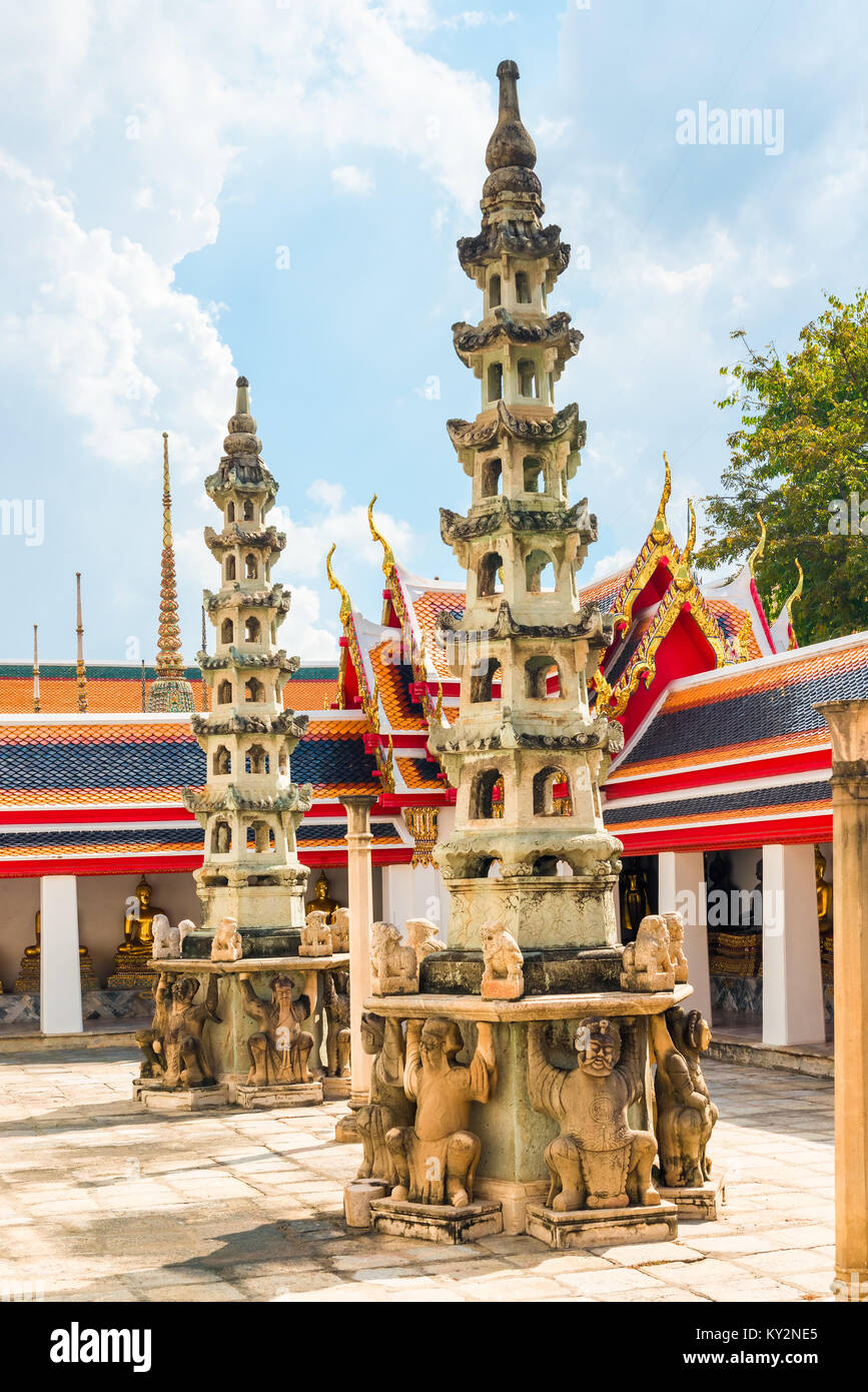 Traditional thai architecture hi-res stock photography and images - Alamy
