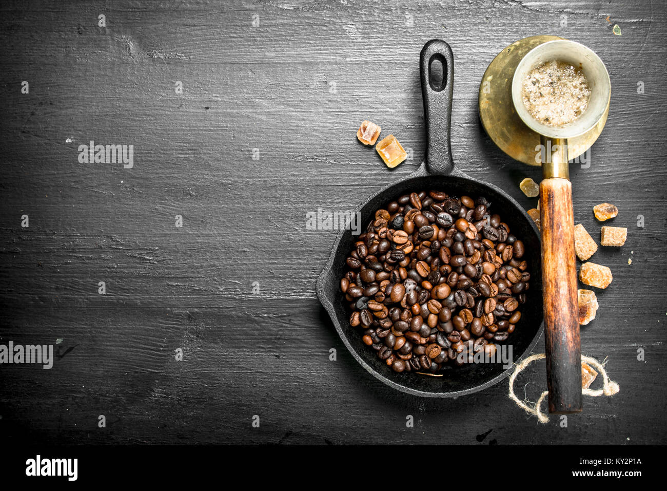 Espresso coffee beans frying hi-res stock photography and images - Alamy