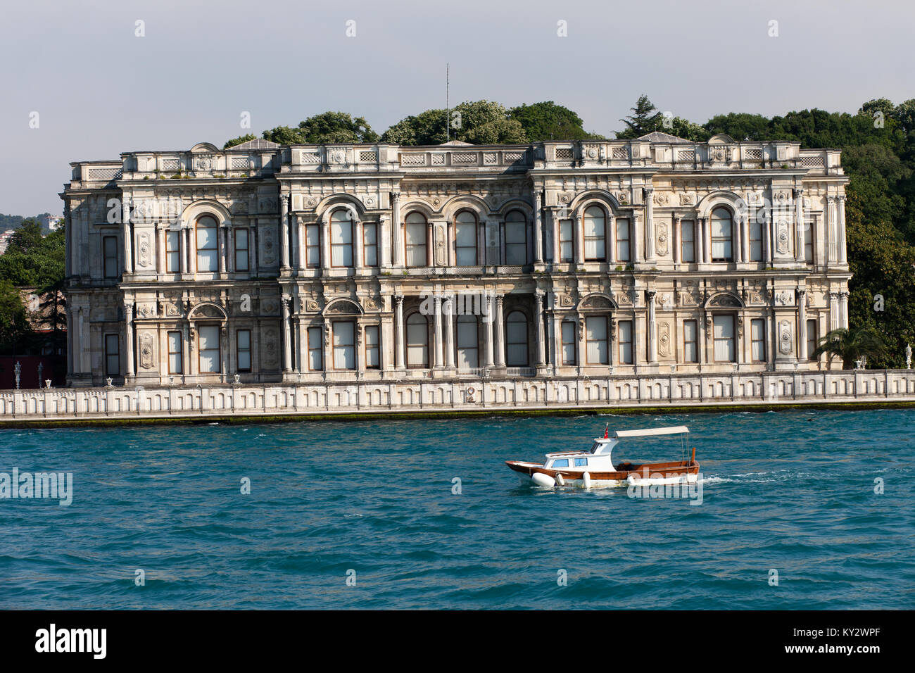 Istambul - Dolmabahçe Palace as seen from the Bosphorus Stock Photo - Alamy