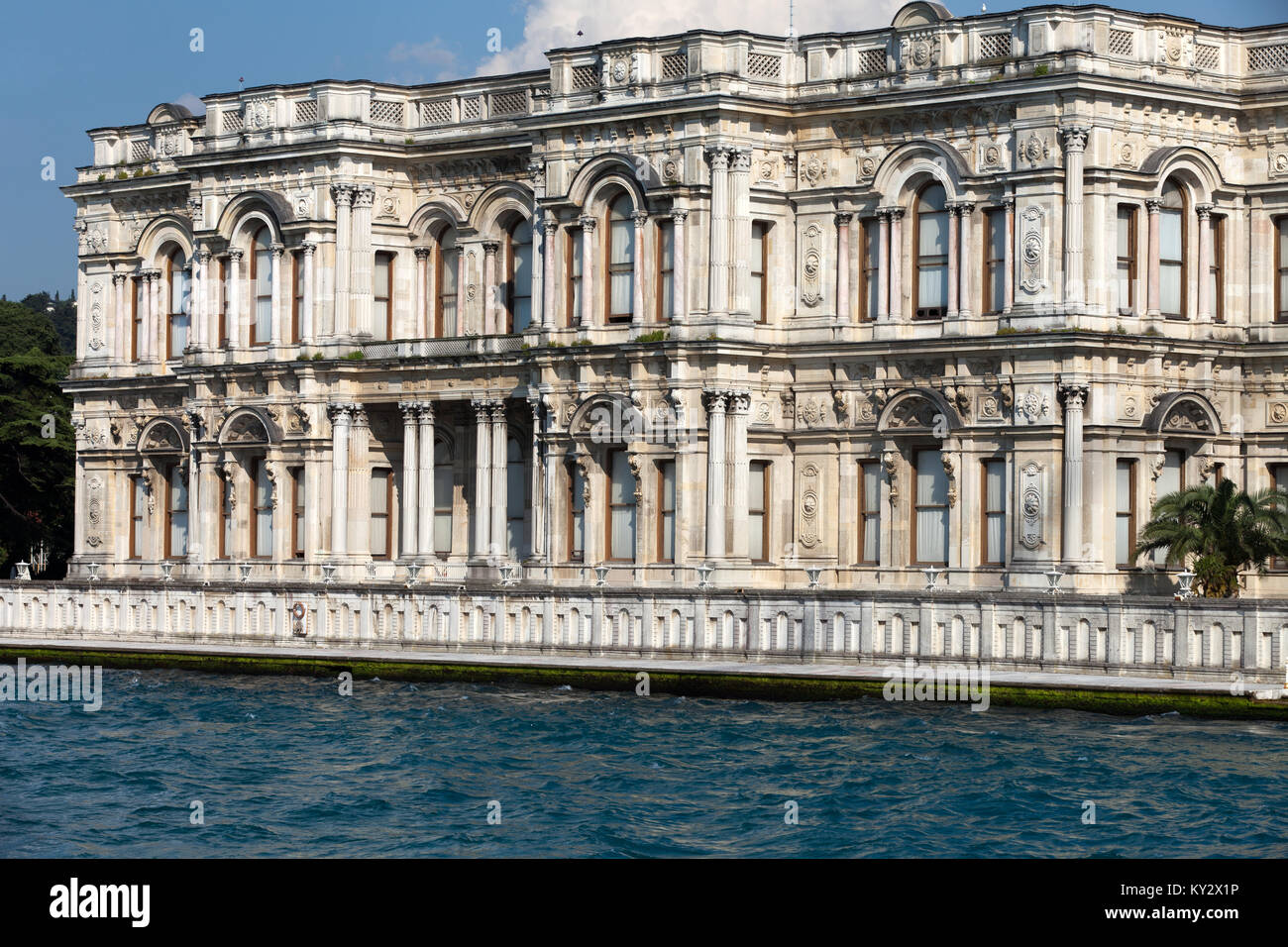 Istambul - Dolmabahçe Palace as seen from the Bosphorus Stock Photo - Alamy