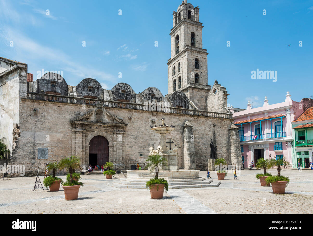 Havanna street hi-res stock photography and images - Alamy