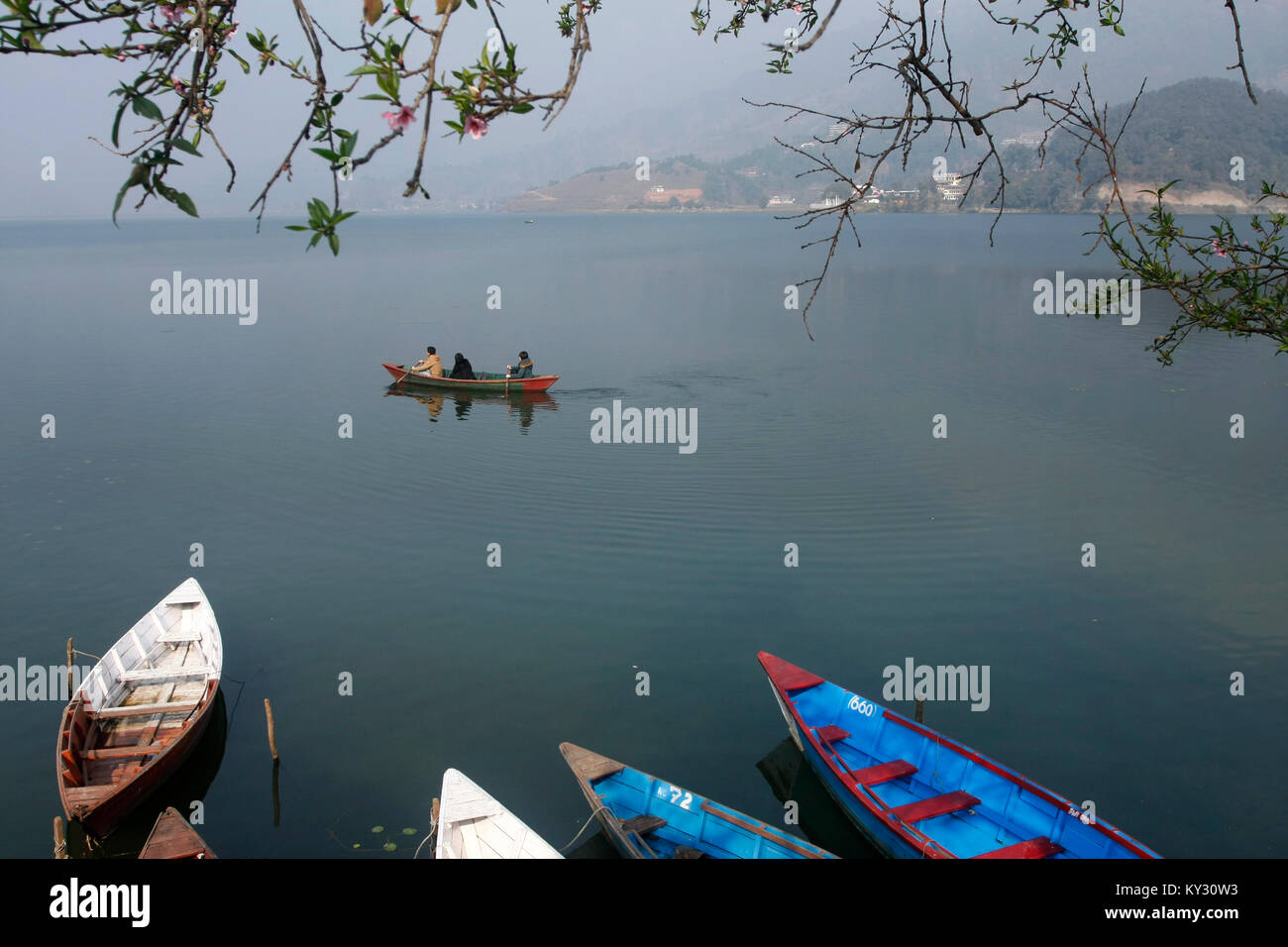 People boating in Fewa lake in Pokhara Stock Photo - Alamy