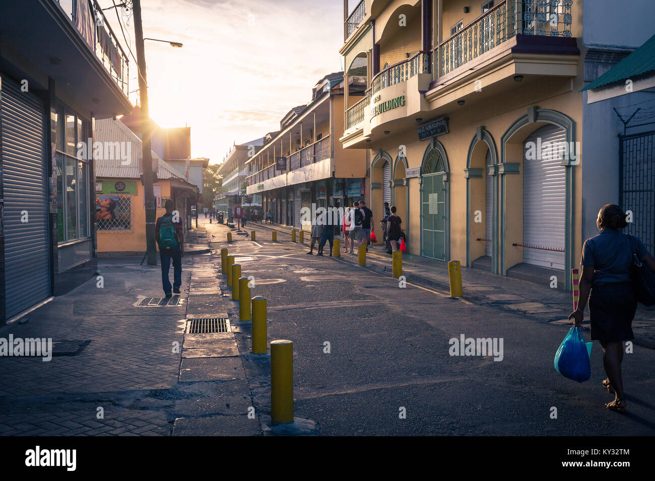 Morning street scene hi-res stock photography and images - Alamy