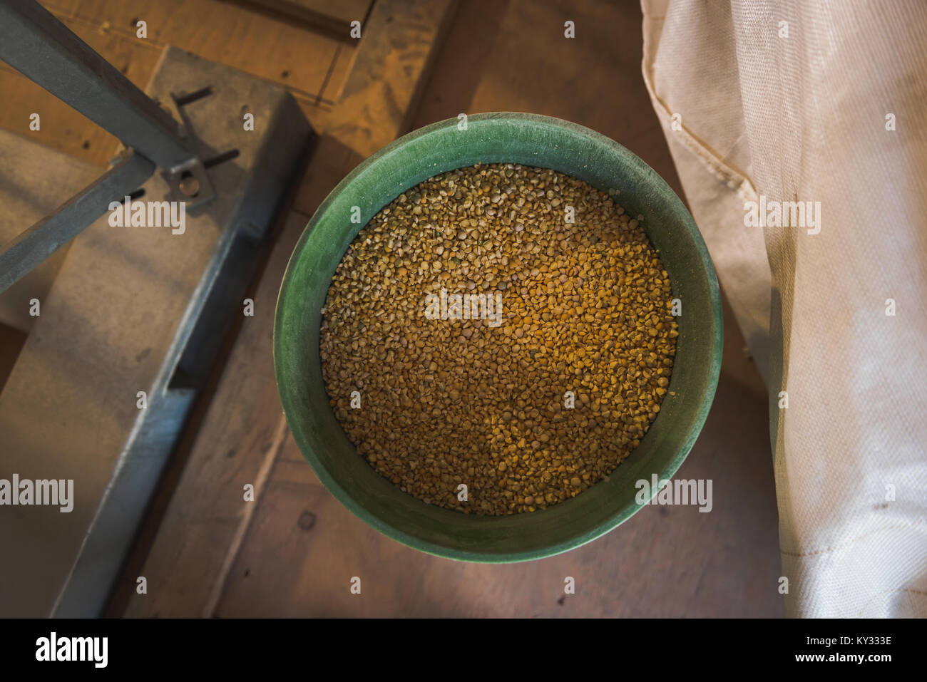 Refined wheat in bucket Stock Photo - Alamy