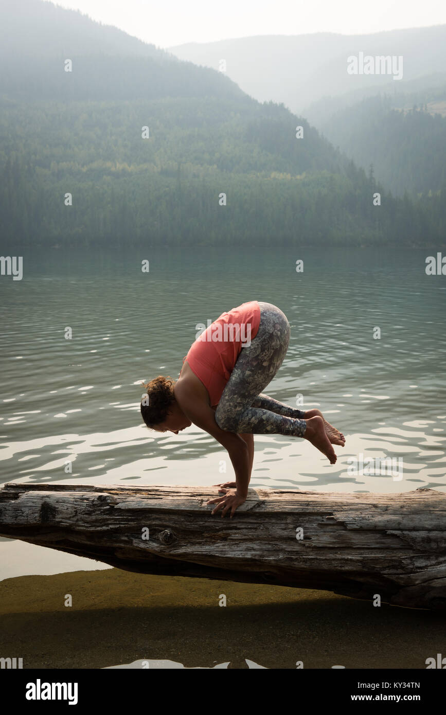 Hand stand hi-res stock photography and images - Alamy