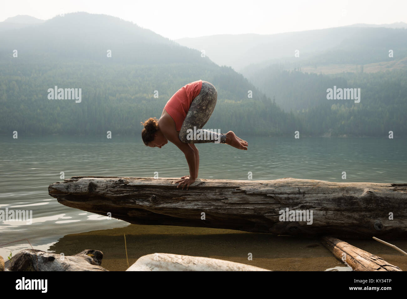 Hand stand hi-res stock photography and images - Alamy