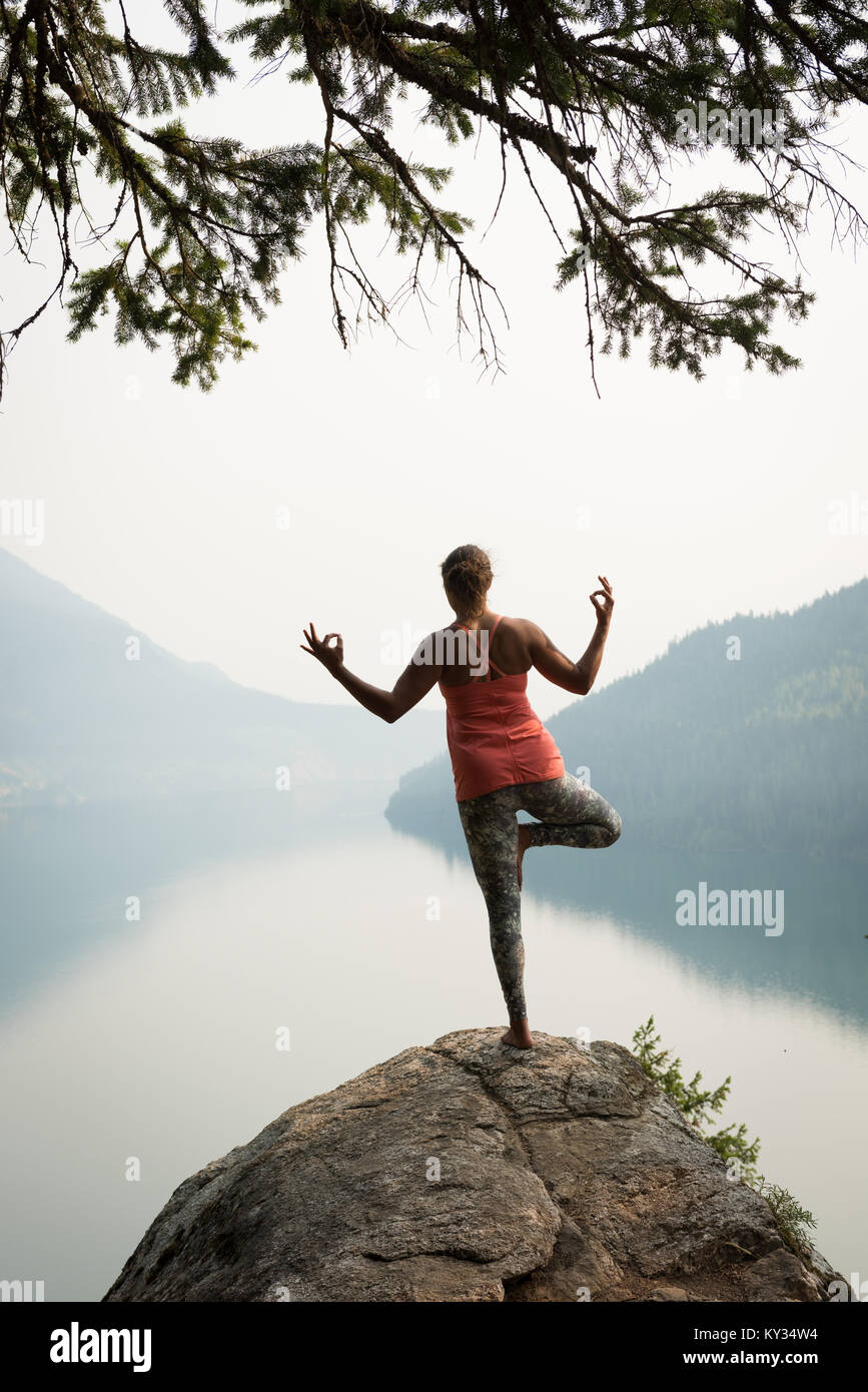 Balancing rock canada hi-res stock photography and images - Alamy