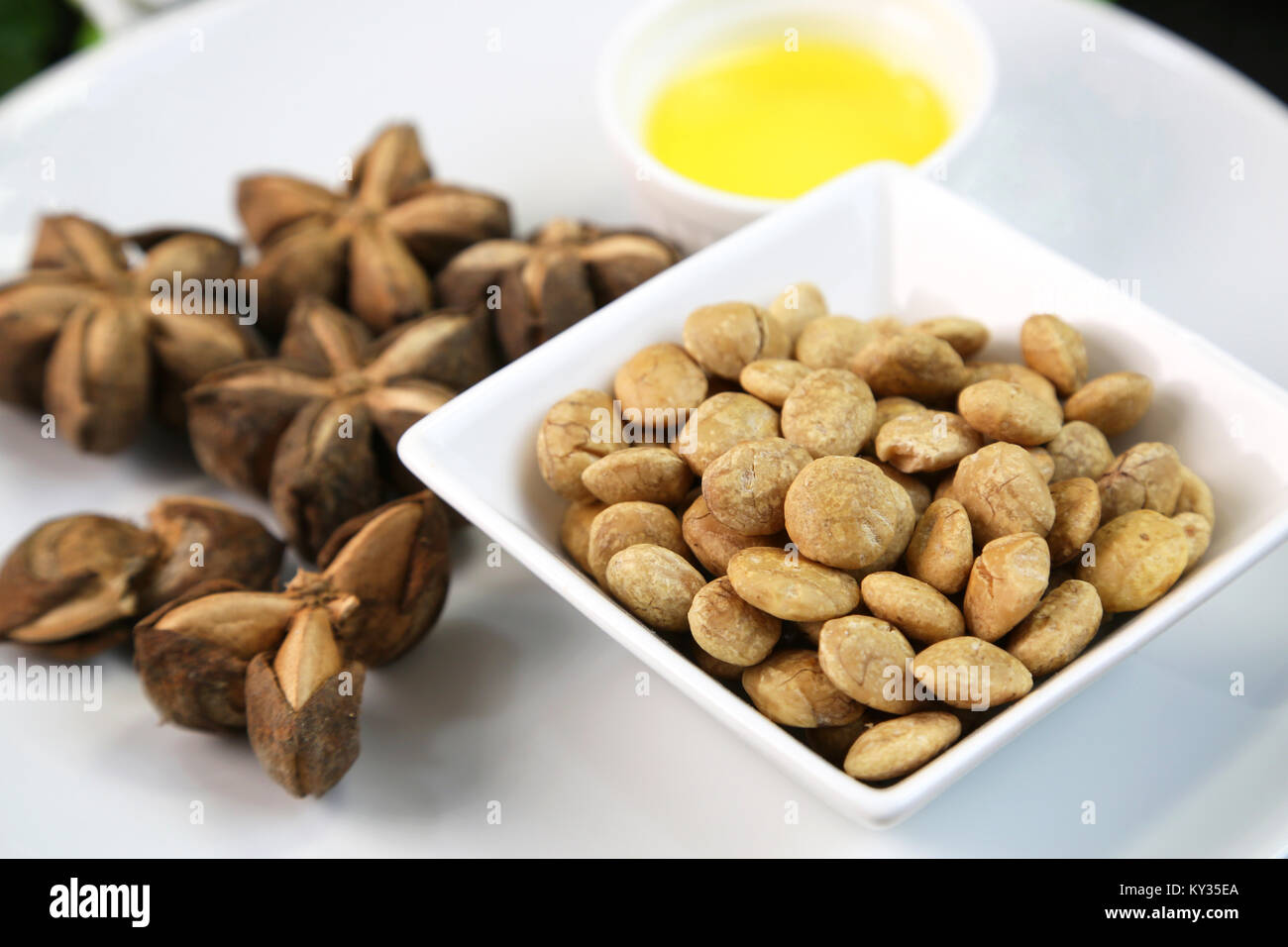 Inchi nuts hi-res stock photography and images - Alamy