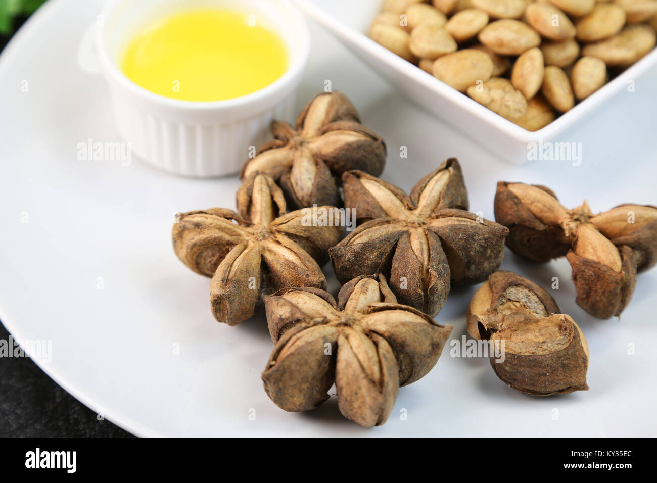 Inchi nuts hi-res stock photography and images - Alamy