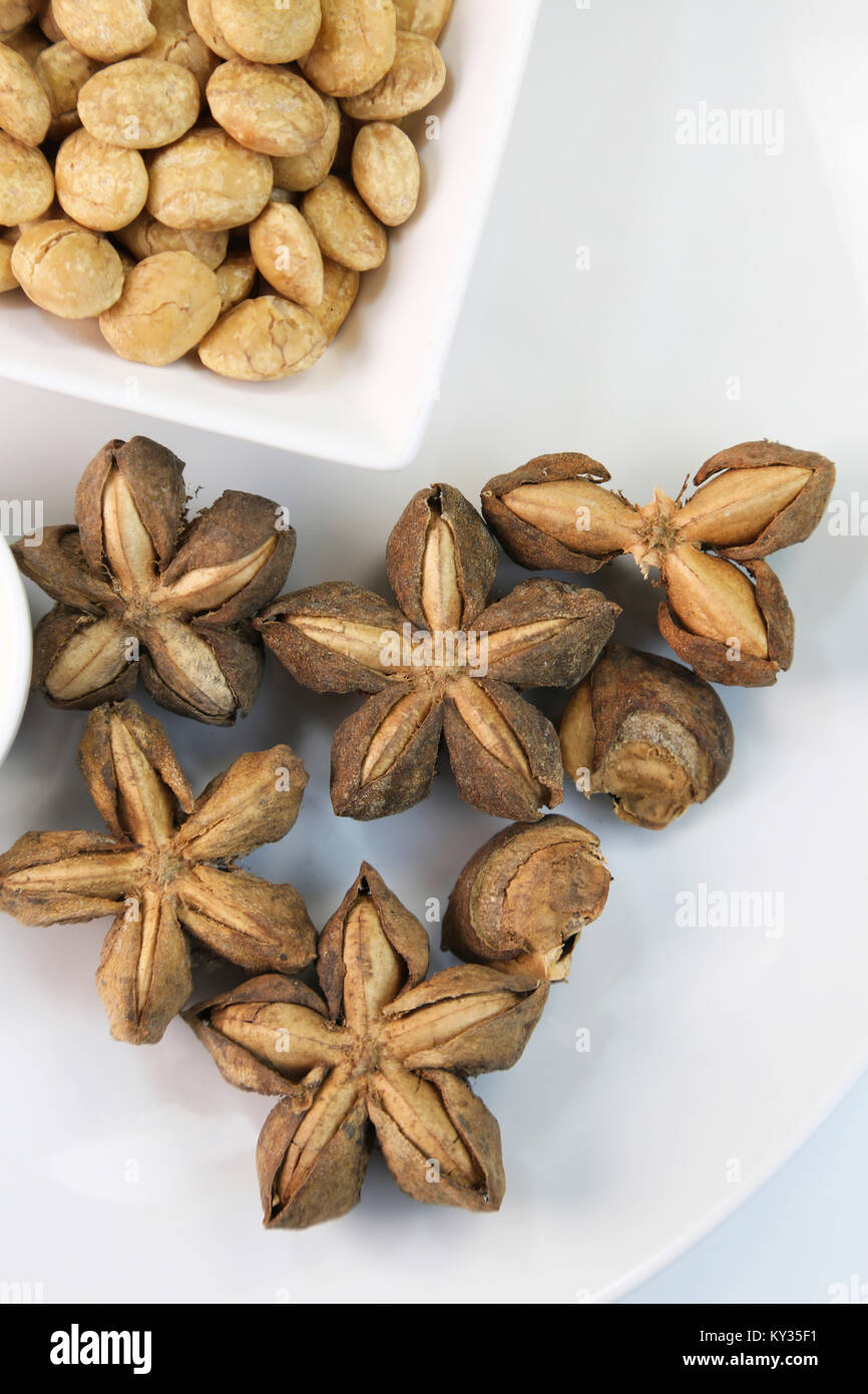 Inchi nuts hi-res stock photography and images - Alamy